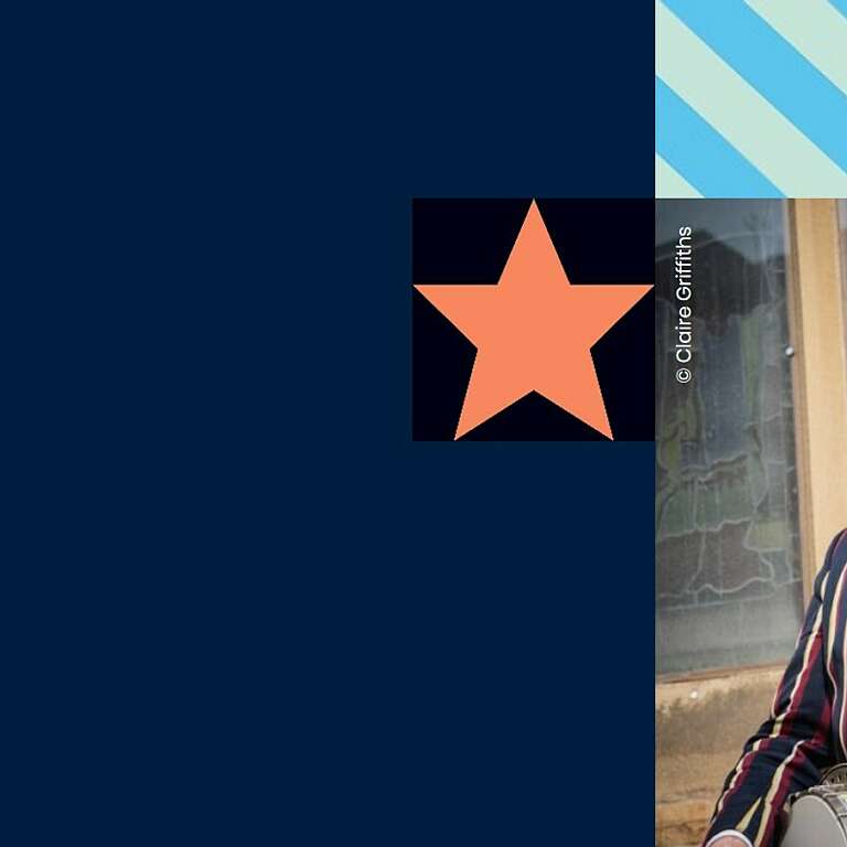 Showtown | Seaside Sing-a-long with Anthony Mason