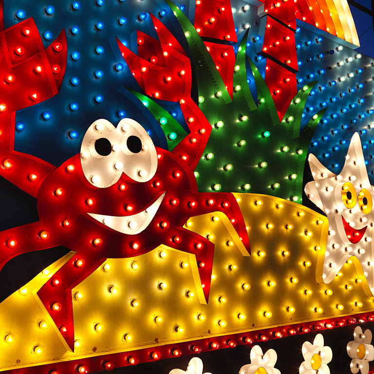 Showtown | ROLL UP ROLL UP! TICKETS NOW .......LIVE